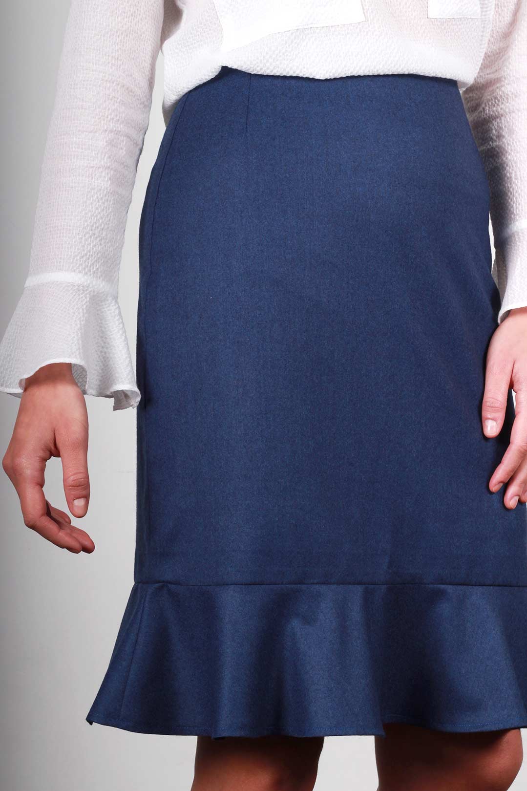 ATODE - Jupe en laine flanelle à volants bleu roi - Made in France ATODE - Jupe en laine flanelle à volants bleu roi - Made in France